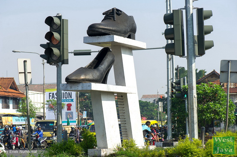 44 Tempat Oleh-oleh Bandung Paling Murah - TempatWisataUnik.com 44 Tempat Oleh-oleh Bandung Paling Murah - TempatWisataUnik.com